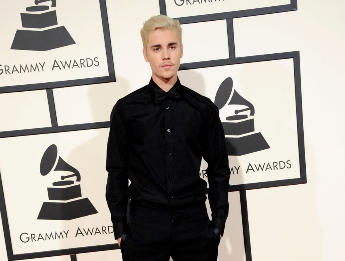 13 Celebrities Who Went Undercover