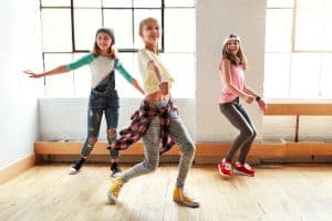 18 Popular Dance Moves Everyone Tried in the 90s