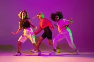 18 Popular Dance Moves Everyone Tried in the 90s