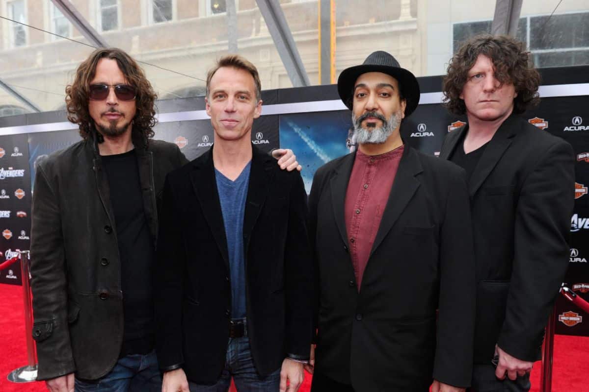 20 Popular '90s Bands and What They're Doing Today